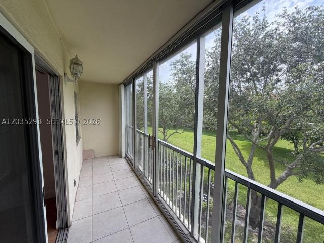 Luxury apartment complex for rent in Pembroke Pines, Florida