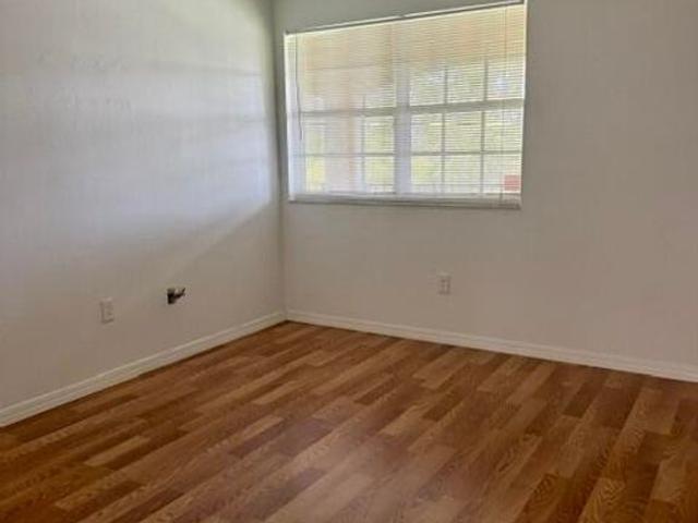 Luxury apartment complex for rent in Pembroke Pines, Florida