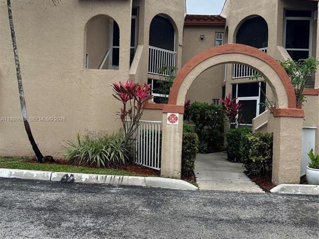 Luxury apartment complex for rent in Pembroke Pines, Florida