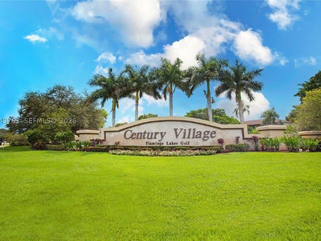 Luxury apartment complex for rent in Pembroke Pines, Florida