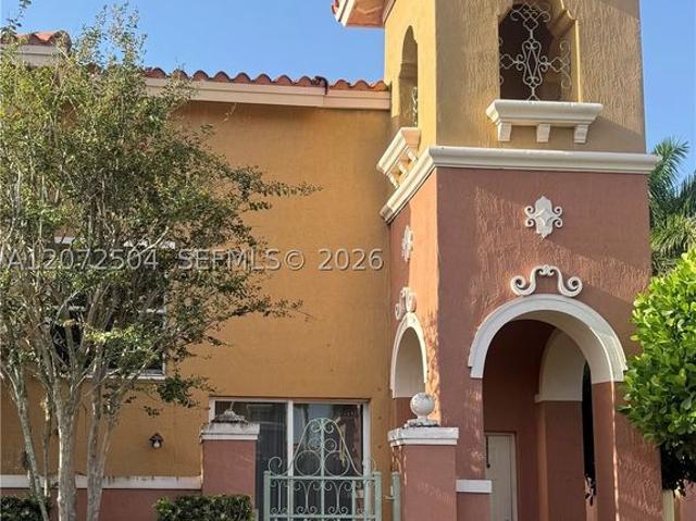Luxury apartment complex for rent in Pembroke Pines, Florida