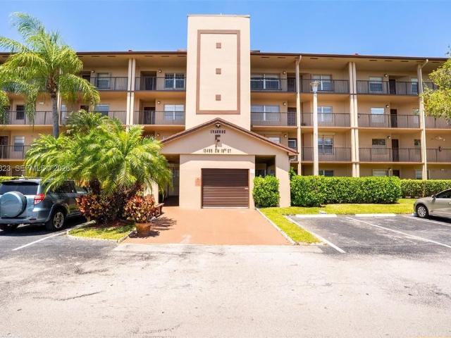 Luxury apartment complex for rent in Pembroke Pines, Florida