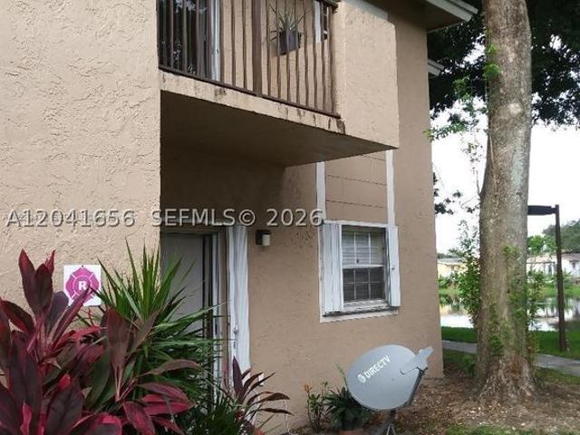 Luxury apartment complex for rent in Pembroke Pines, Florida