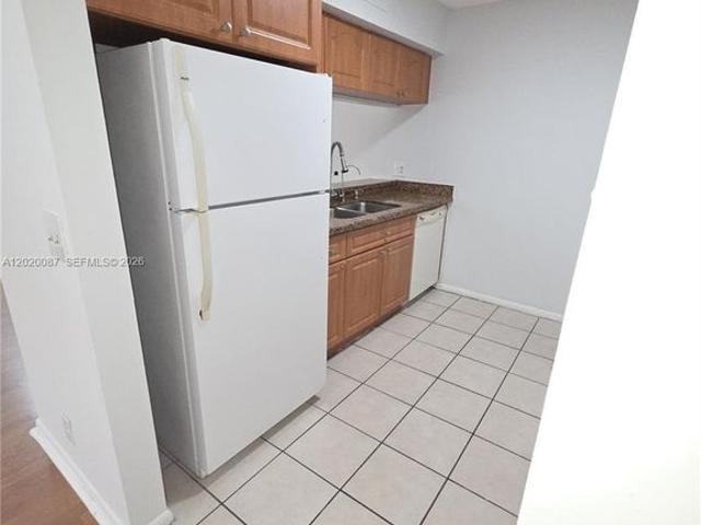 Luxury apartment complex for rent in Pembroke Pines, Florida