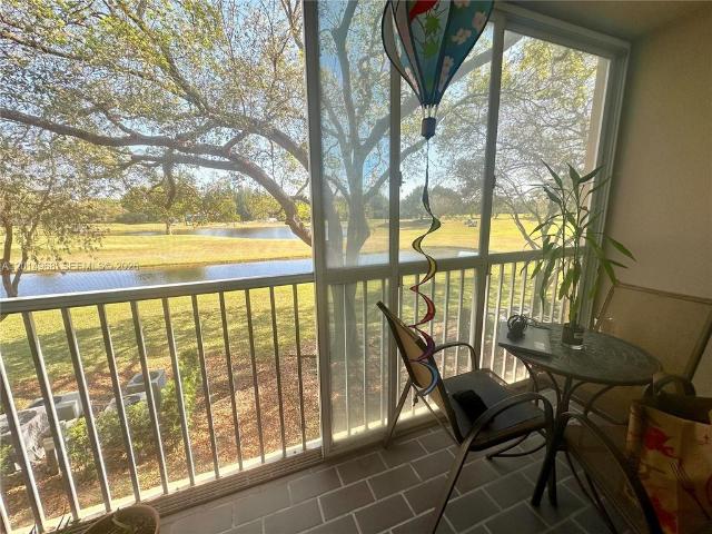 Luxury apartment complex for rent in Pembroke Pines, Florida