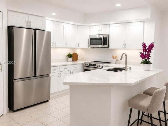 Luxury apartment complex for rent in Pembroke Pines, Florida