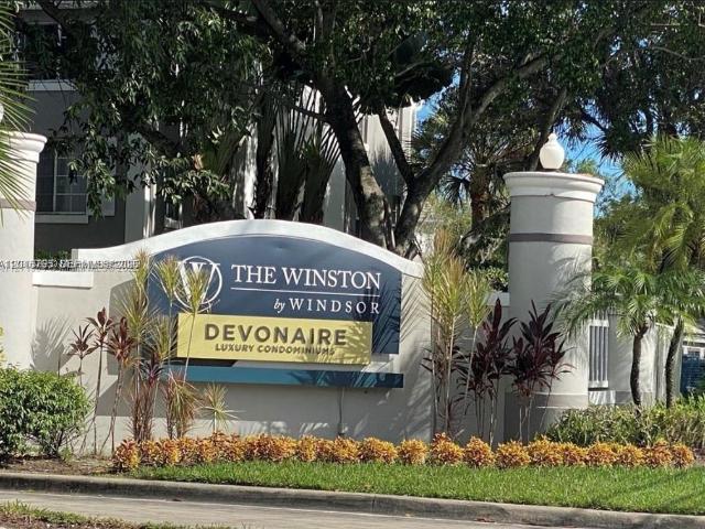 Luxury apartment complex for rent in Pembroke Pines, Florida