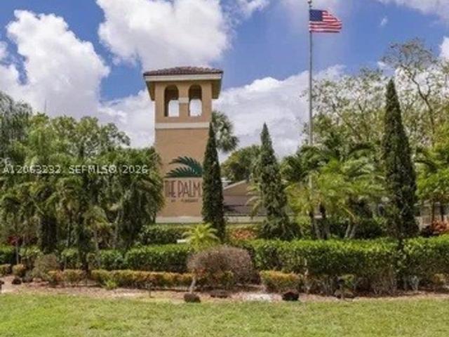 Luxury apartment complex for rent in Pembroke Pines, Florida