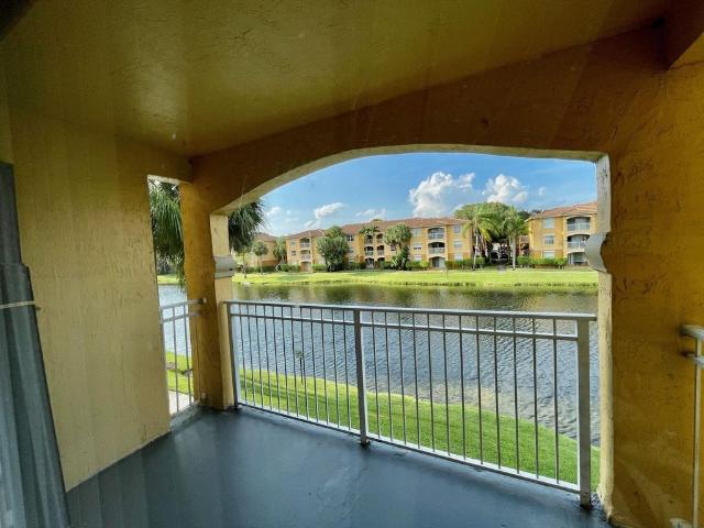 Luxury apartment complex for rent in Pembroke Pines, Florida