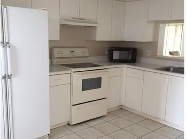 Luxury apartment complex for rent in Pembroke Pines, Florida