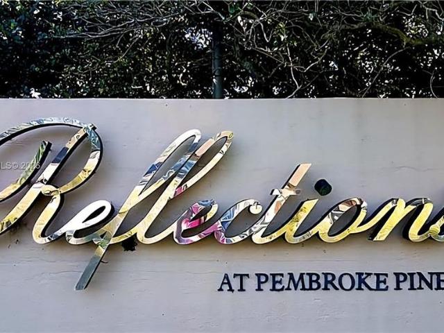 Luxury apartment complex for rent in Pembroke Pines, Florida