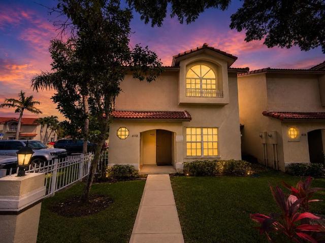 Luxury apartment complex for rent in Pembroke Pines, Florida