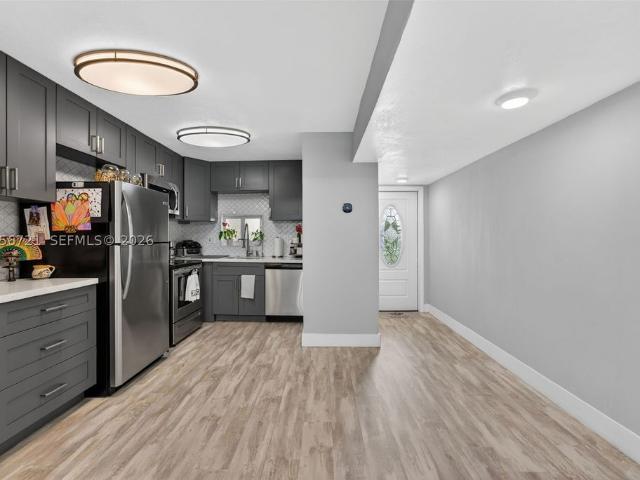 Luxury apartment complex for rent in Pembroke Pines, Florida