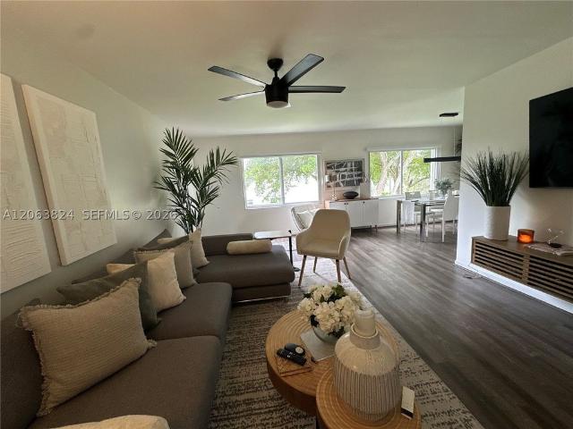 Luxury apartment complex for rent in Pembroke Pines, United States