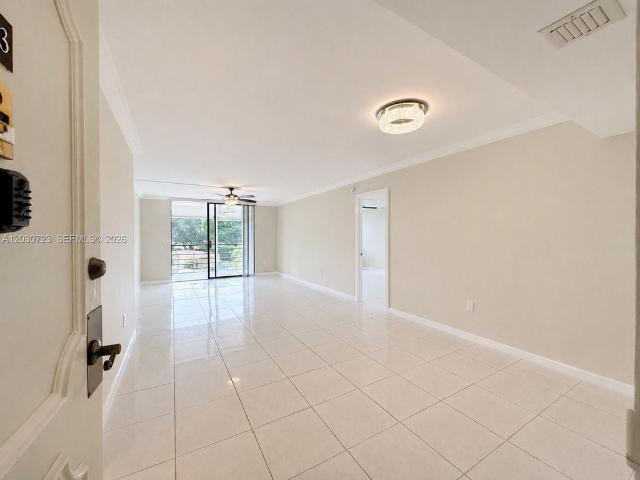 Luxury apartment complex for rent in Pembroke Pines, United States