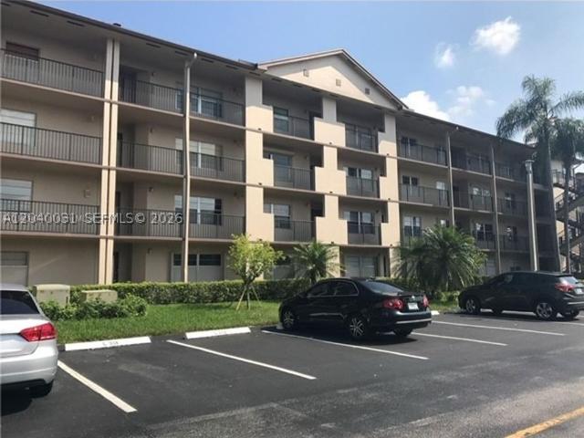 Luxury apartment complex for rent in Pembroke Pines, United States