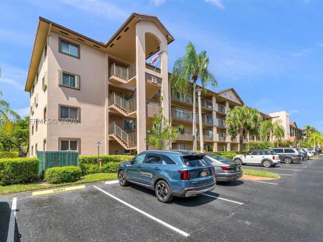 Luxury apartment complex for rent in Pembroke Pines, United States