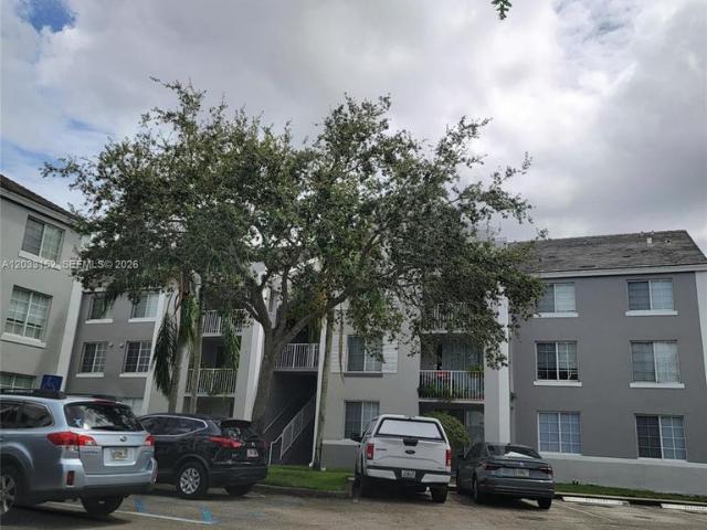 Luxury apartment complex for rent in Pembroke Pines, United States