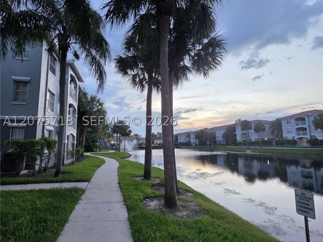 Luxury apartment complex for rent in Pembroke Pines, United States