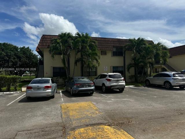 Luxury apartment complex for rent in Pembroke Pines, United States