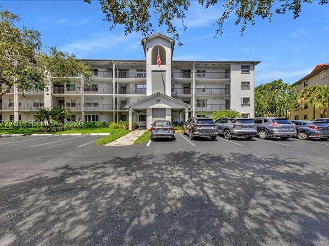 Luxury apartment complex for rent in Pembroke Pines, United States