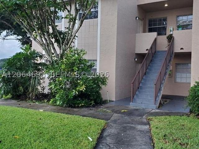 Luxury apartment complex for rent in Pembroke Pines, United States
