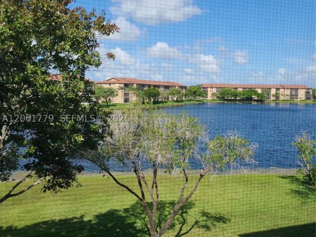 Luxury apartment complex for rent in Pembroke Pines, United States