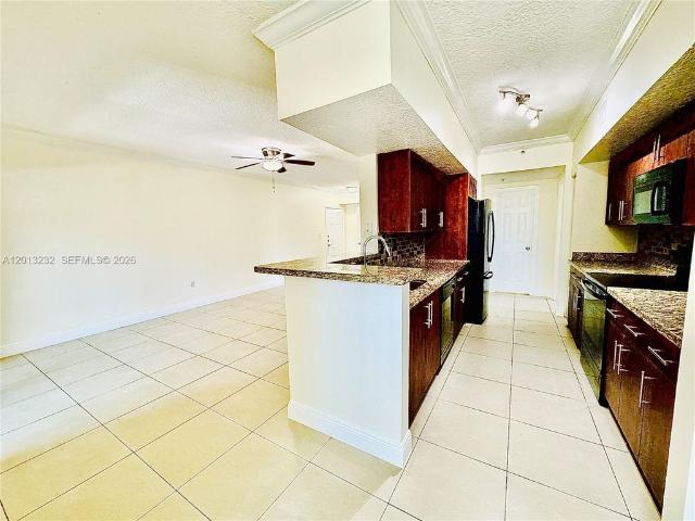 Luxury apartment complex for rent in Pembroke Pines, United States