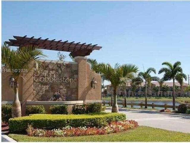 Luxury apartment complex for rent in Pembroke Pines, United States