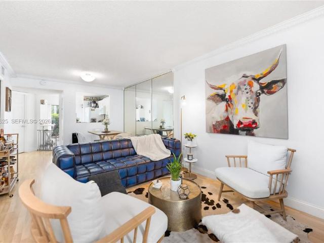 Luxury apartment complex for rent in Pembroke Pines, United States