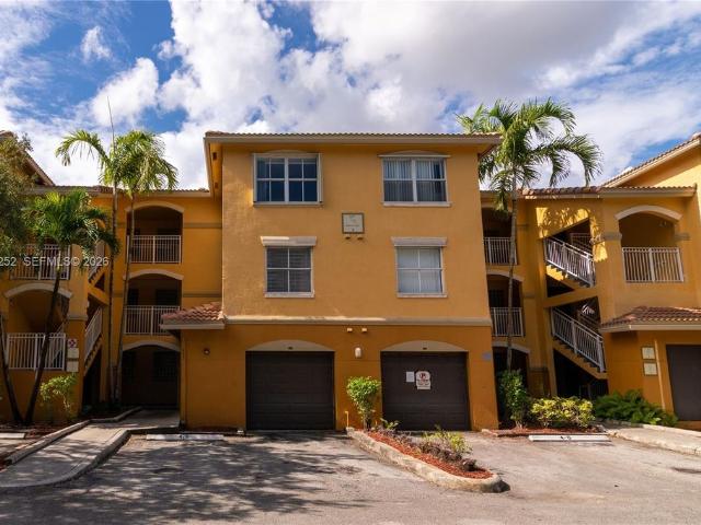 Luxury apartment complex for rent in Pembroke Pines, United States