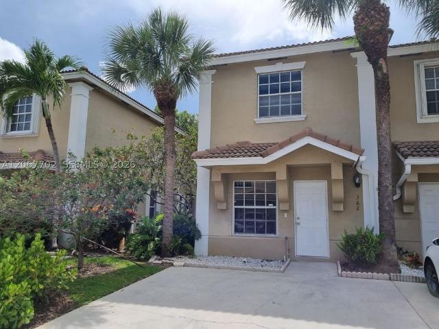 Luxury apartment complex for rent in Pembroke Pines, United States
