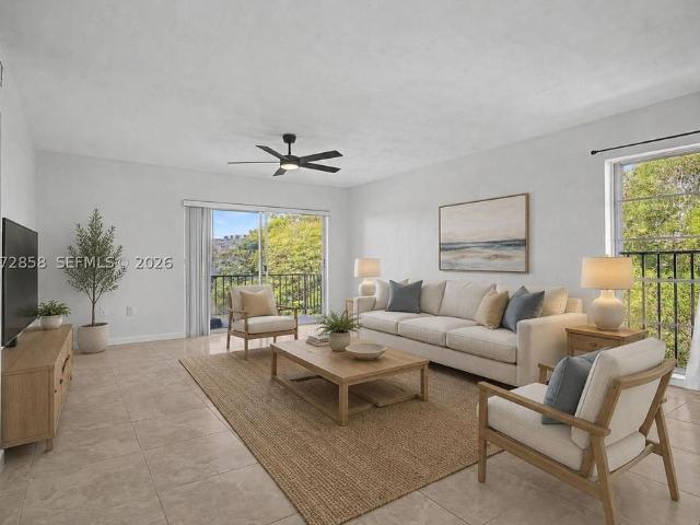 Luxury apartment complex for rent in Pinecrest, Florida