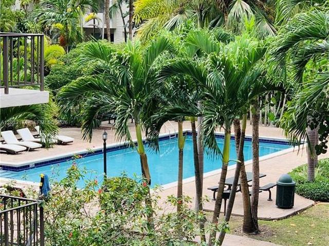 Luxury apartment complex for rent in Pinecrest, Florida