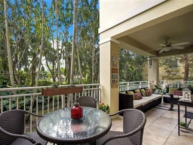 Luxury apartment complex for rent in Pinecrest, United States