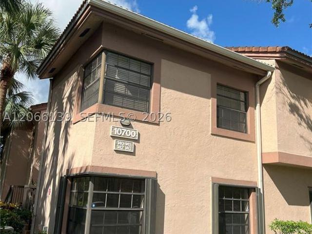Luxury apartment complex for rent in Plantation, United States