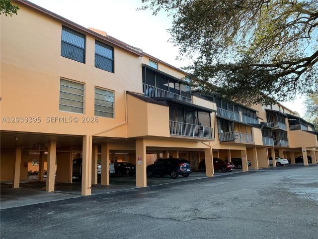 Luxury apartment complex for rent in Plantation, United States