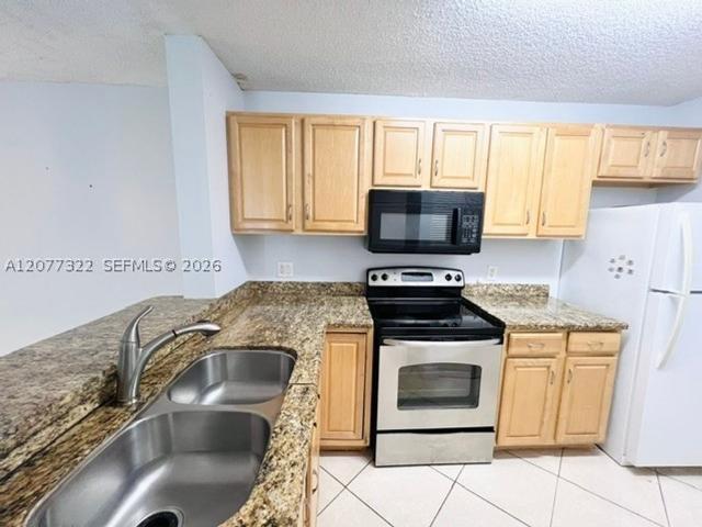 Luxury apartment complex for rent in Plantation, United States
