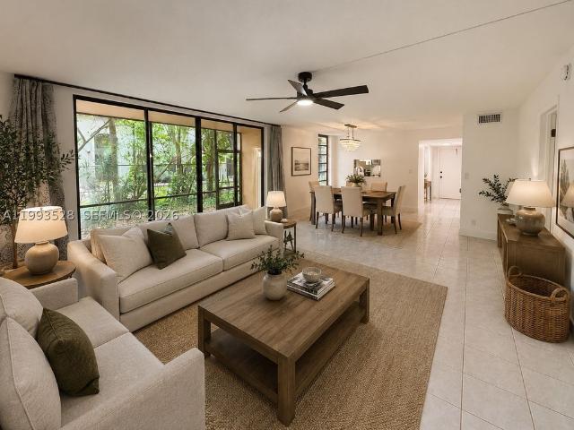 Luxury apartment complex for rent in Plantation, United States