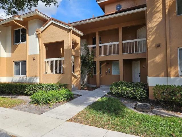 Luxury apartment complex for rent in Plantation, United States