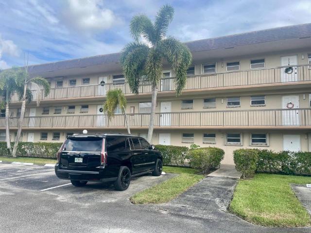 Luxury apartment complex for rent in Plantation, United States