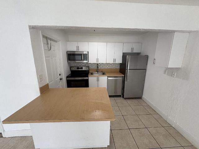 Luxury apartment complex for rent in Plantation, United States