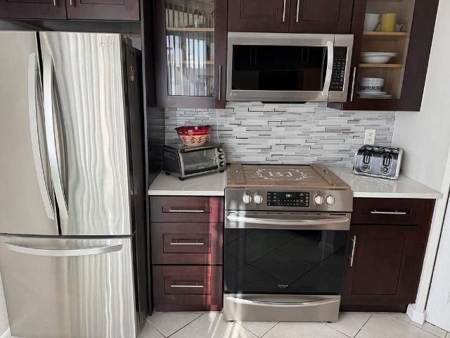 Luxury apartment complex for rent in Plantation, Florida