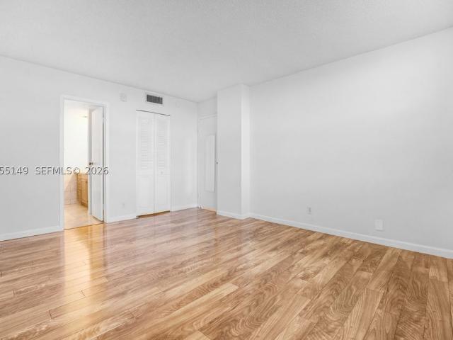 Luxury apartment complex for rent in Plantation, Florida