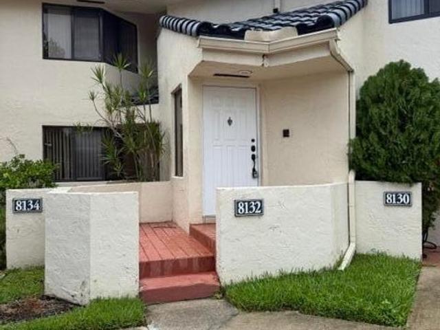 Luxury apartment complex for rent in Plantation, Florida