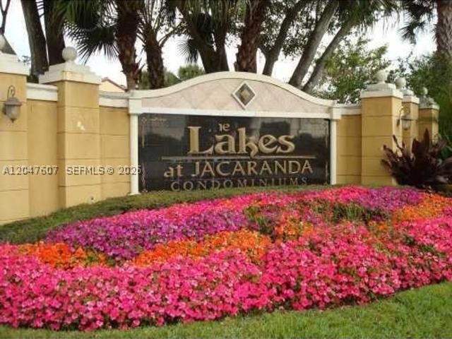 Luxury apartment complex for rent in Plantation, Florida
