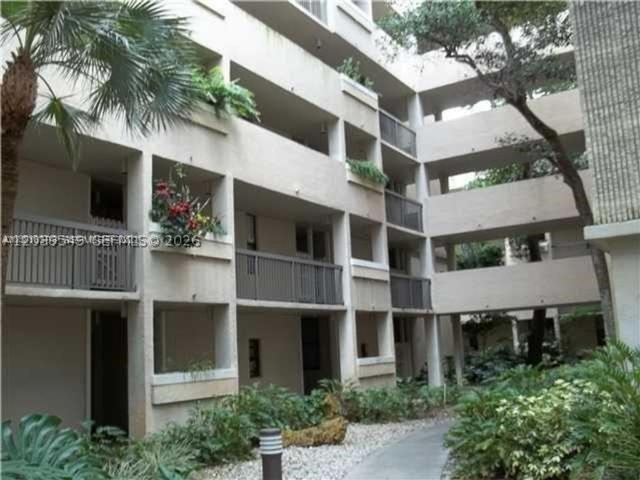Luxury apartment complex for rent in Plantation, Florida