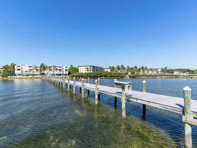 Luxury apartment complex for rent in Plantation Key, Florida