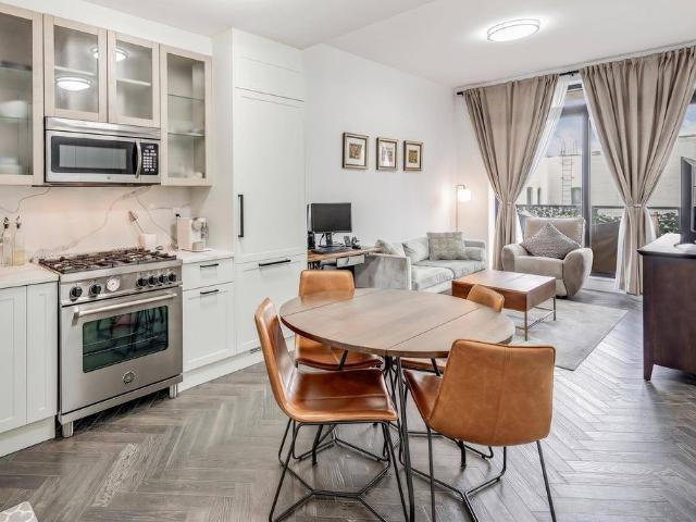 Luxury apartment complex for rent in Queens, New York
