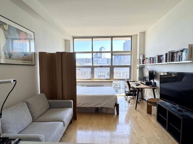 Luxury apartment complex for rent in Queens, New York